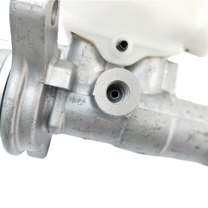 China Brake Master Cylinder for Toyota Hiace 47201-26821 47201-26811 ...